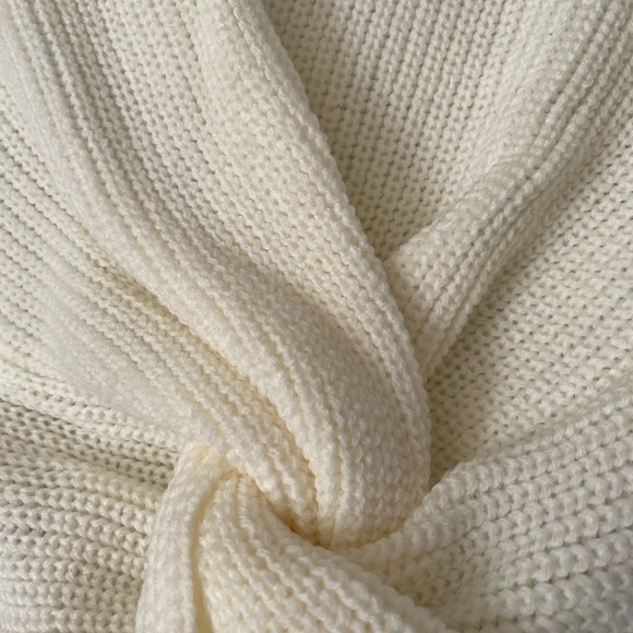 Sage | Sweaters | Nwot Cream Knit Crop Sweater W Knot Front Design ...